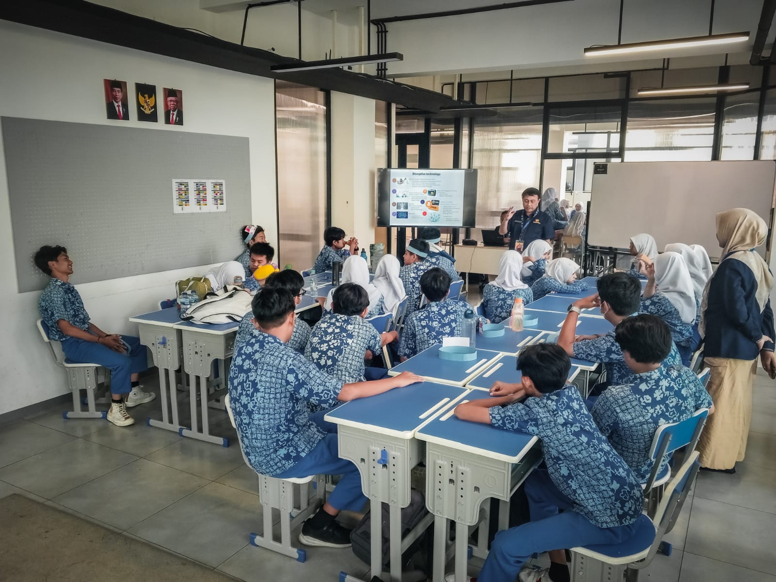 Kemenkeu Mengajar 8 di SMP Al-Fath Tangerang Selatan